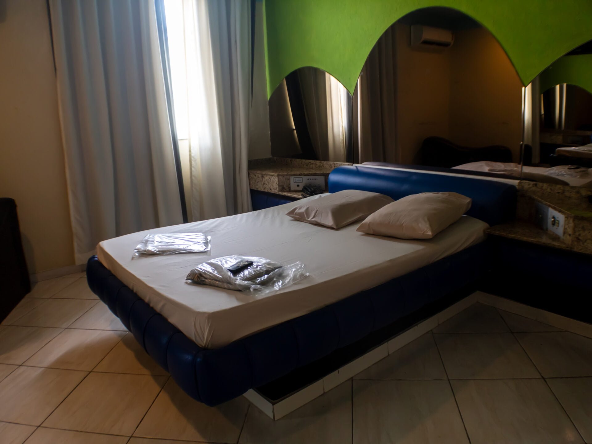 Apartamento com Garagem - Motel Vênus